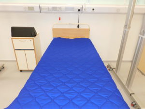 Flexicare 4-Way Slide Sheet – Top Sheet With Handles | Hospital Direct